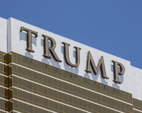 Trump Brand: Hotels Fights for Survival | .TR