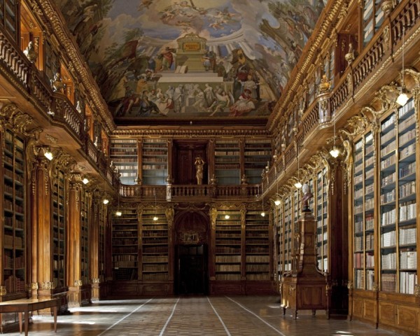Stunning Libraries in Europe Draw Crowds of Tourists | .TR