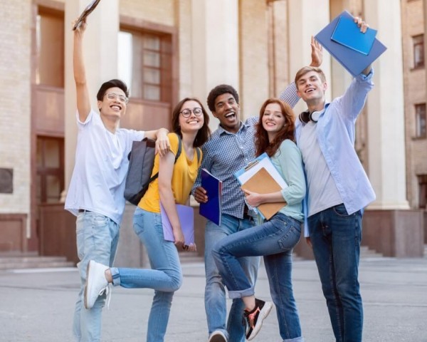 The advantages of studying in the U.S. | .TR