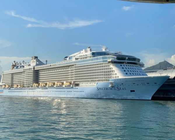 Phuket Rejoices over Mega Cruise Ships in the Port | .TR