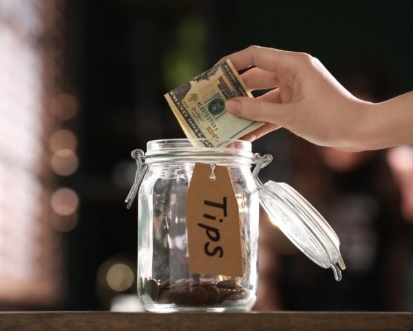 How much to tip in different countries | .TR
