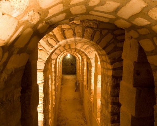 Dark Tourism Attraction – 300 km of Parisian Catacombs | .TR