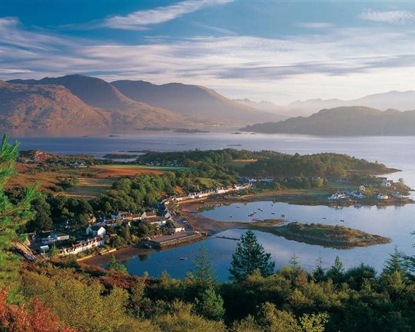 Scotland: Hiking the Wild Land | .TR