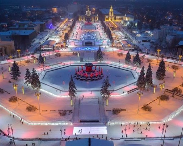 Moscow Is Home to the Largest Open-Air Ice Rink | .TR