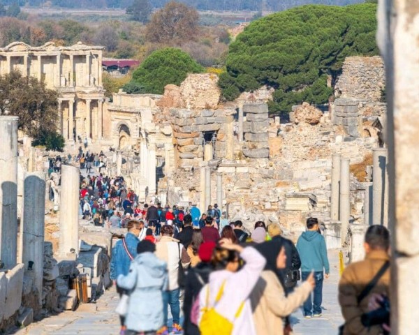The Increasing Troubles Related to Overtourism | .TR