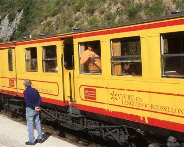 France: Discover the Yellow Train of the Pyrenees | .TR