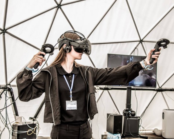 Virtual Reality Vacation Has Its Pros and Cons | .TR