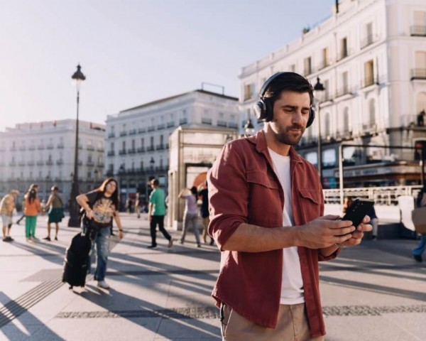 Technology and Virtual Tourism Boost Overtourism | .TR